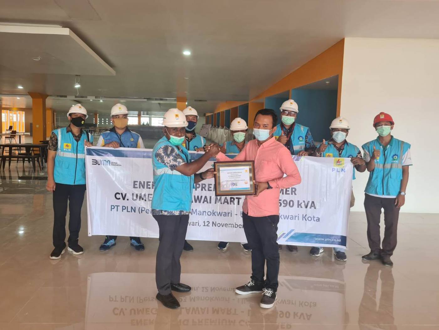PLN Energizing Premium Costumer 690 kVA CV. Umega Kalawai Mart - KLIKPAPUA