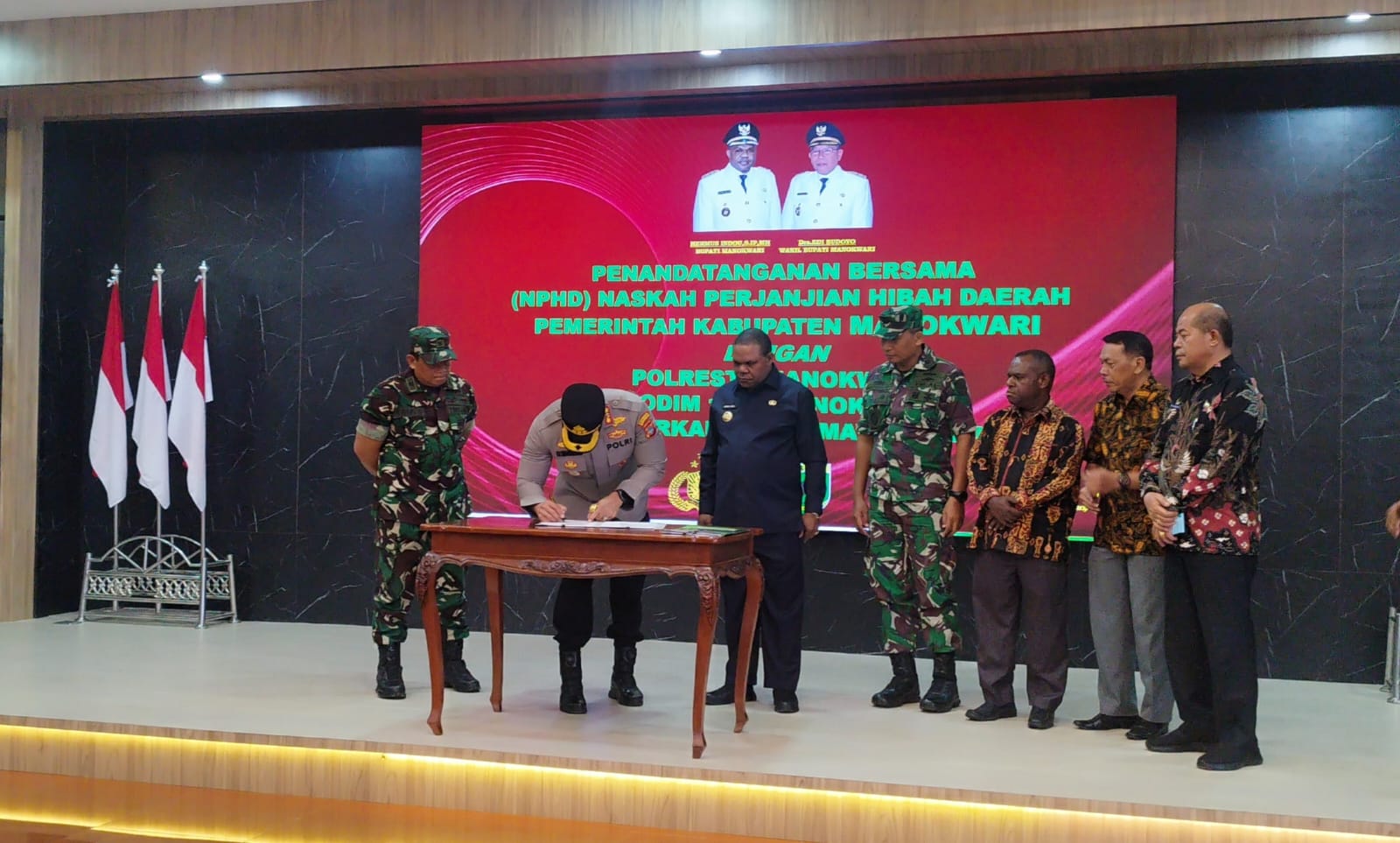 Pemkab Manokwari Hibahkan Dana Rp 16,5 miliar untuk Keamanan Pilkada 2024 - KLIKPAPUA