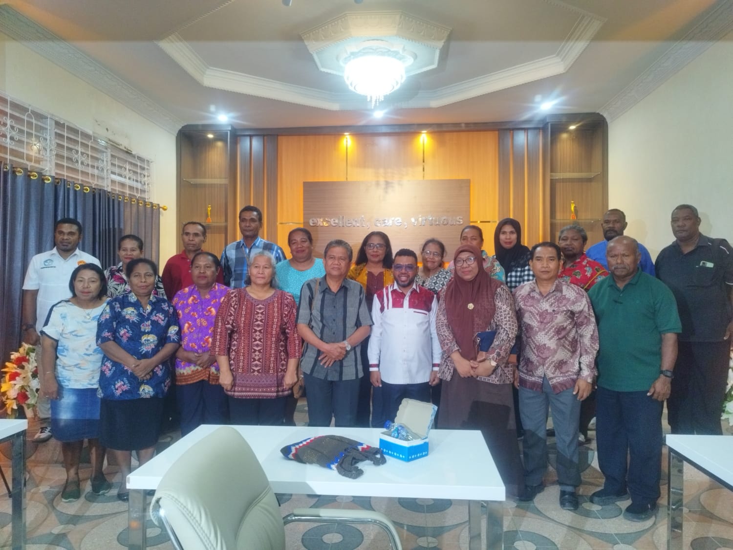 Reses di Manokwari, Senator Filep Wamafma Terima Aspirasi dari Kepala ...