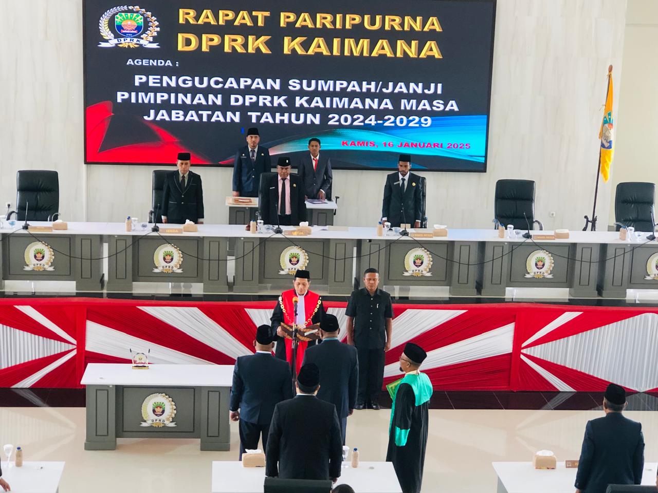 Kasir Sanggei dan Setiyanto Resmi Dilantik sebagai Waket DPRK Kaimana ...