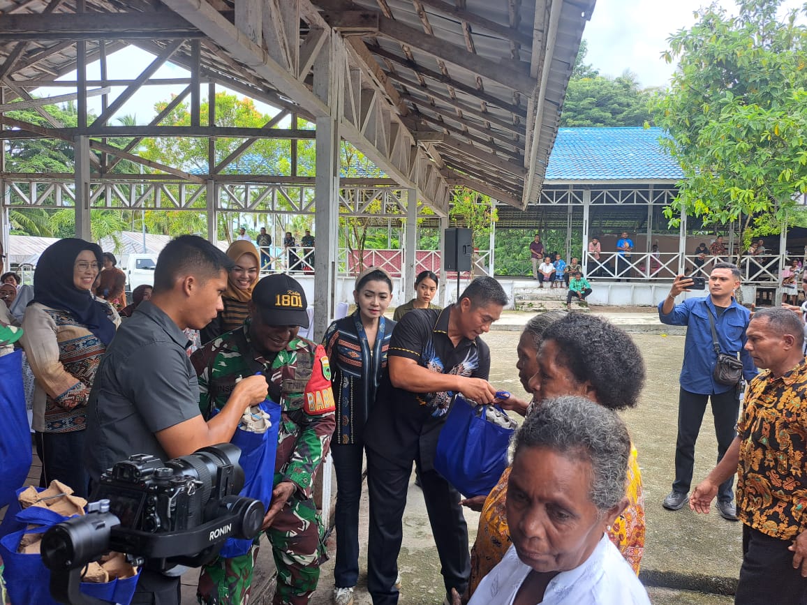 Sentuhan Hangat Pangdam Kasuari, Warnai Perayaan Ibadah Paskah di Pulau ...