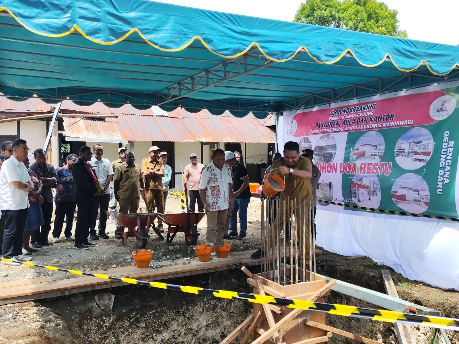 Pemkab Manokwari Dukung Pembangunan Aula dan Pastoran Paroki Ko-Katedral Santo Agustinus - KLIKPAPUA