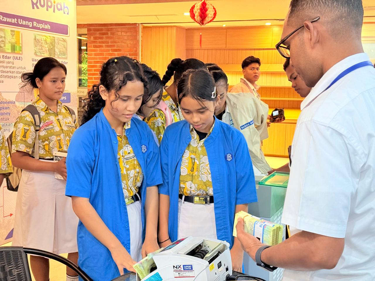 First Kasuari 2025 Hadirkan Edukasi Rupiah hingga Pameran UMKM - Sumber ...